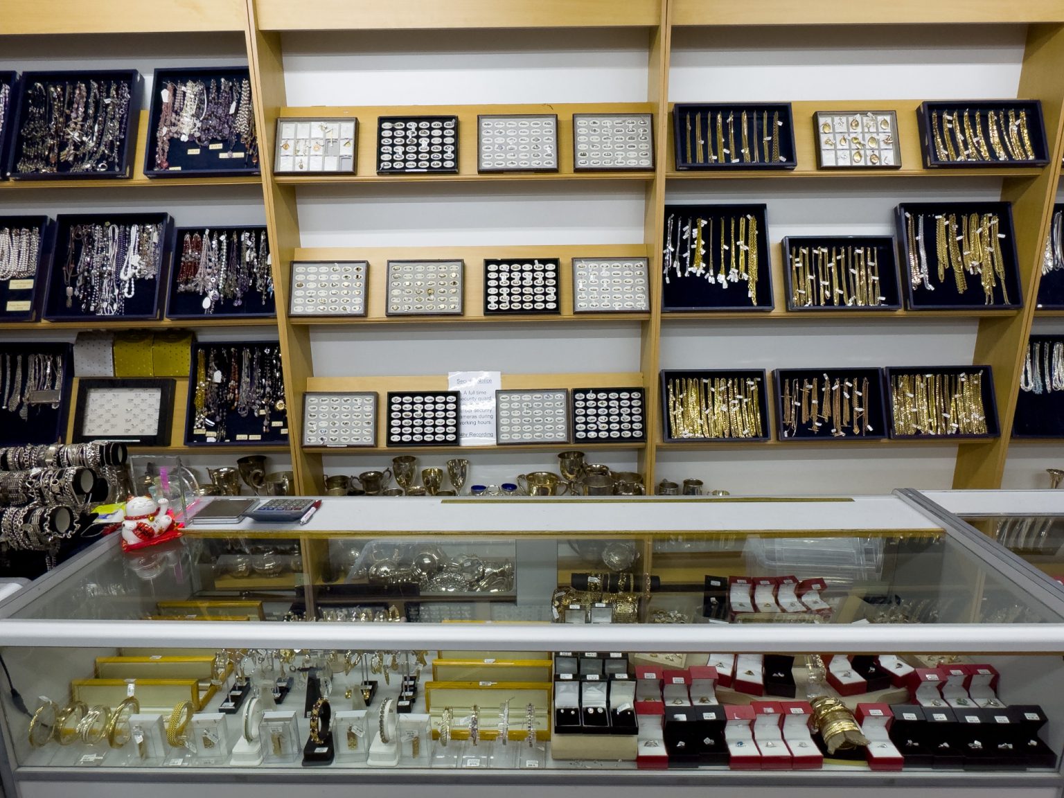 Showroom – Plus Gold Refining Ltd